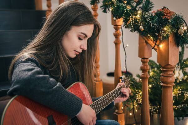 How to play guitar faster today