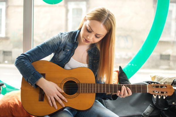 how to practice guitar daily